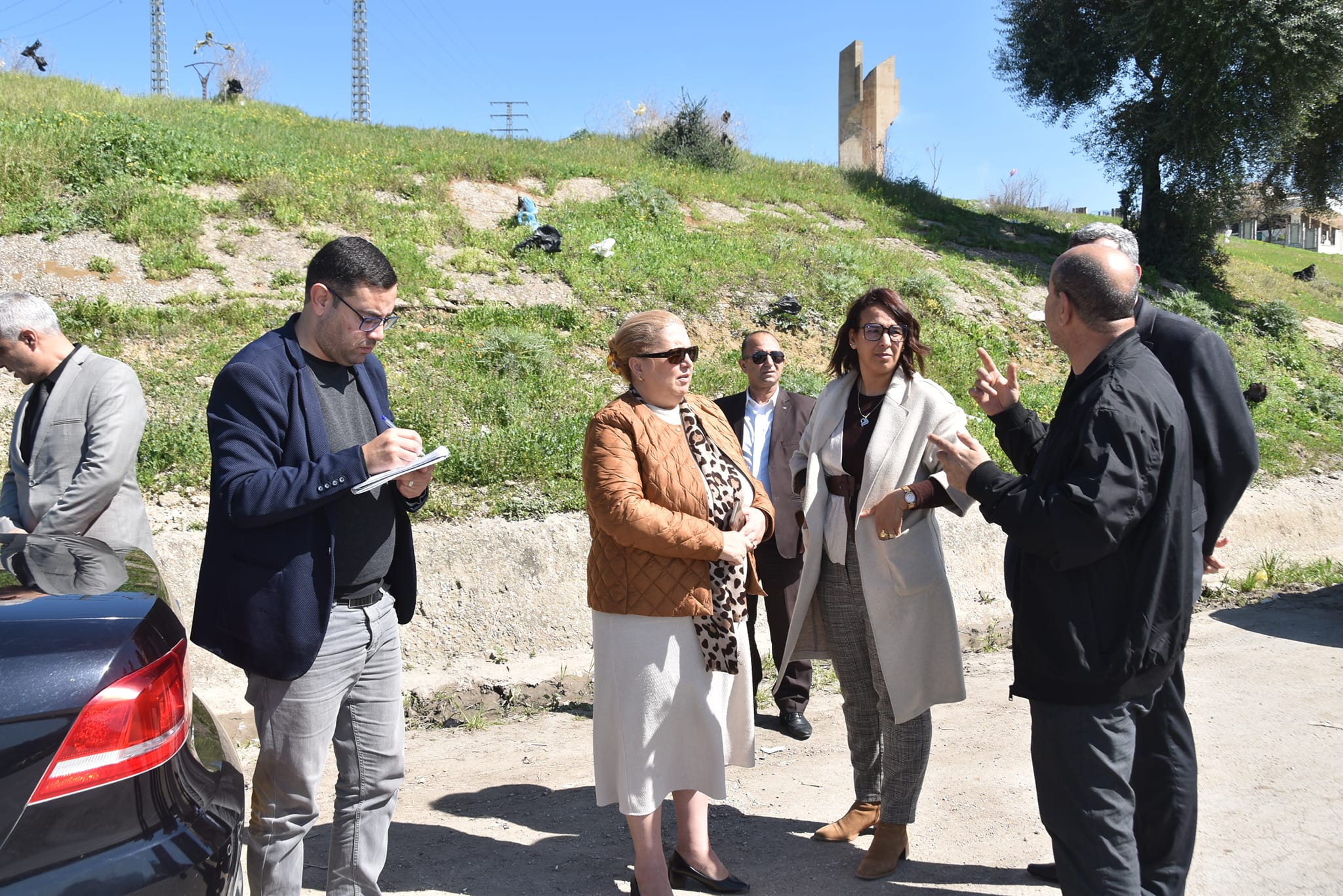 Une visite sur le terrain pour inspecter les navires immobiliers ...